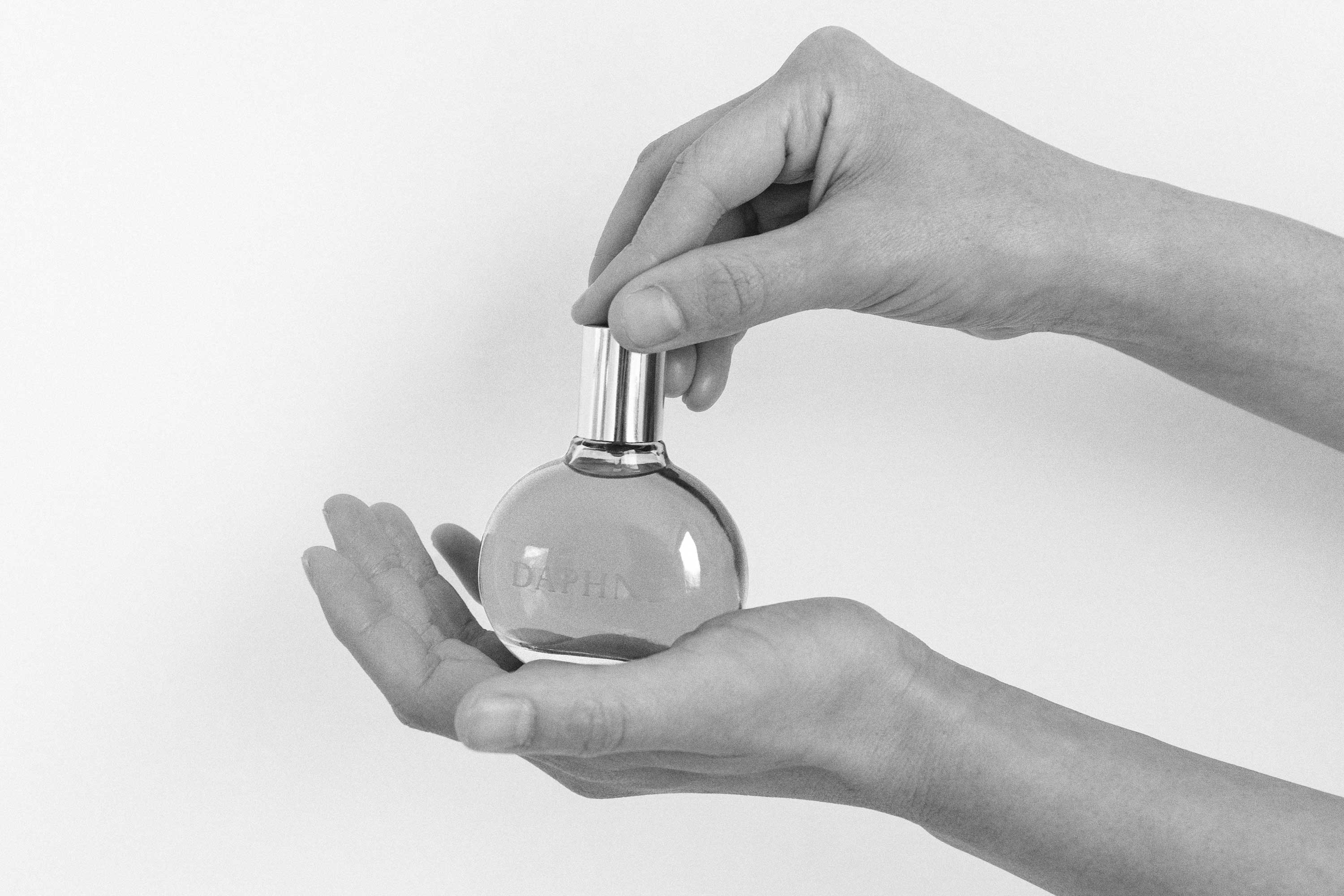 Comme des Garçons — Daphne Parfum | A Common Purpose